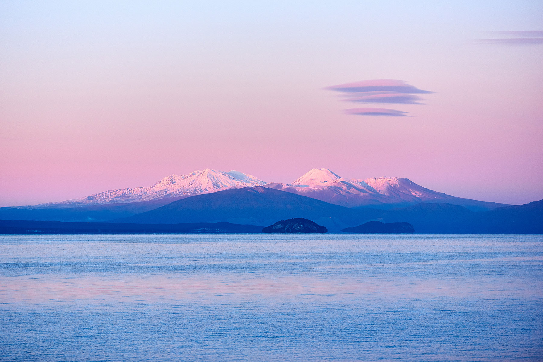Lake Taupō Winter Sunrise | Mike Little Photography
